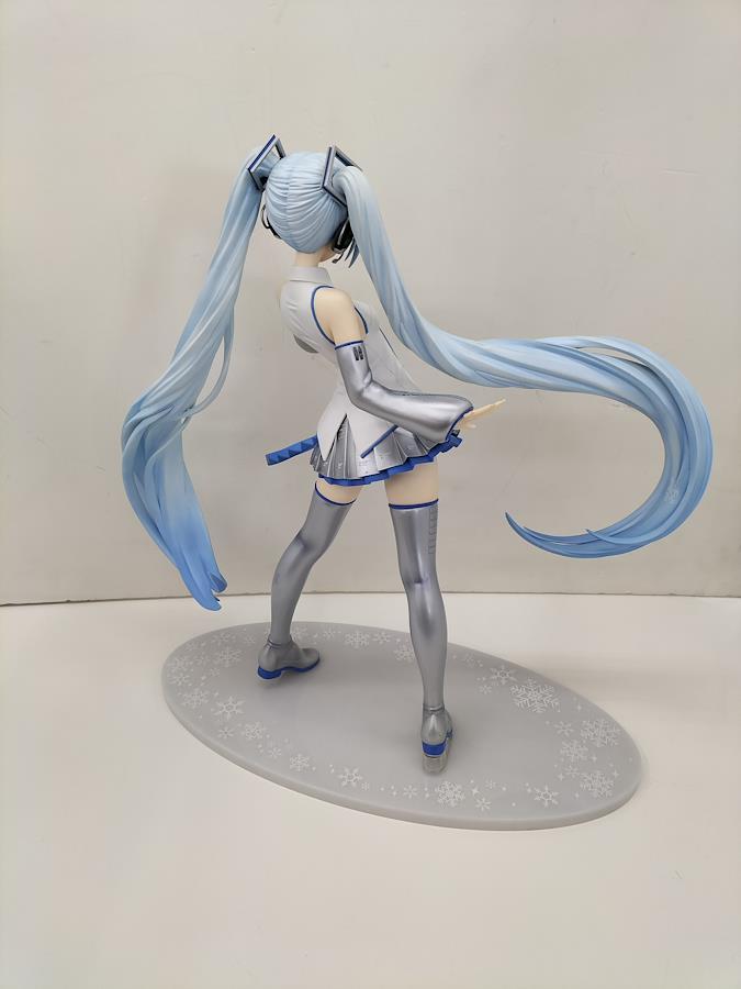 Buy 1/4 scale figure Hatsune Miku Snow Miku FREEING Beautiful girl from ...