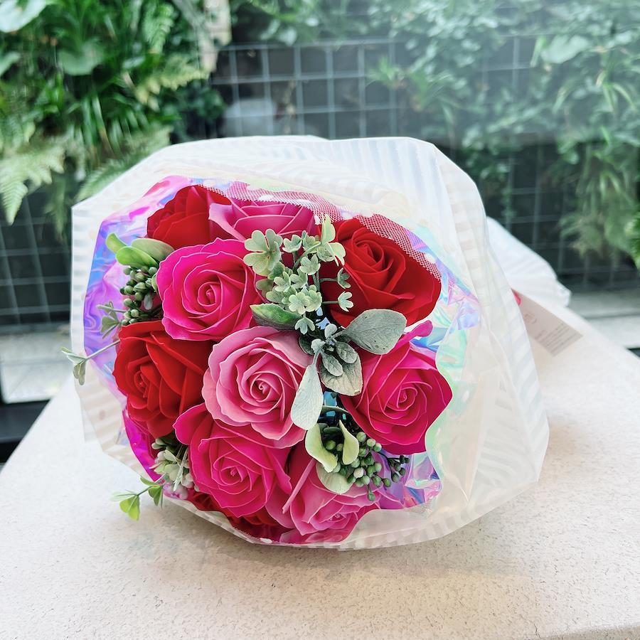 Dozen Rose Bouquet: Soup Flower for Eternal Love - 日本の商品を世界中にお届け | ZenPlus